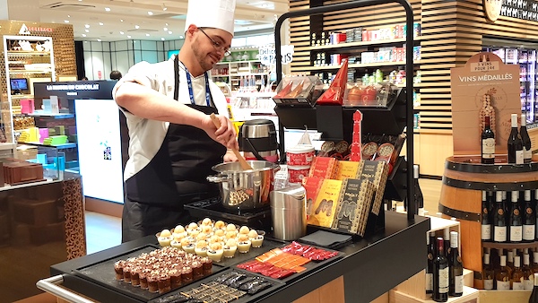 Retailtainment Maxim’s & Kusmi Tea - LBL Travel Retail