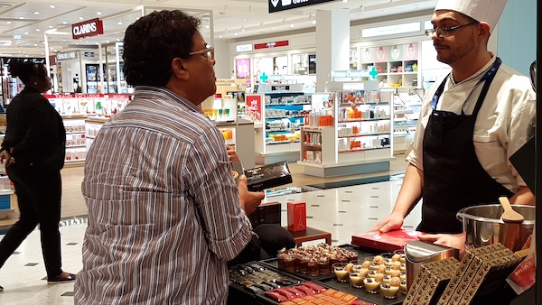 Retailtainment Maxim’s & Kusmi Tea - LBL Travel Retail